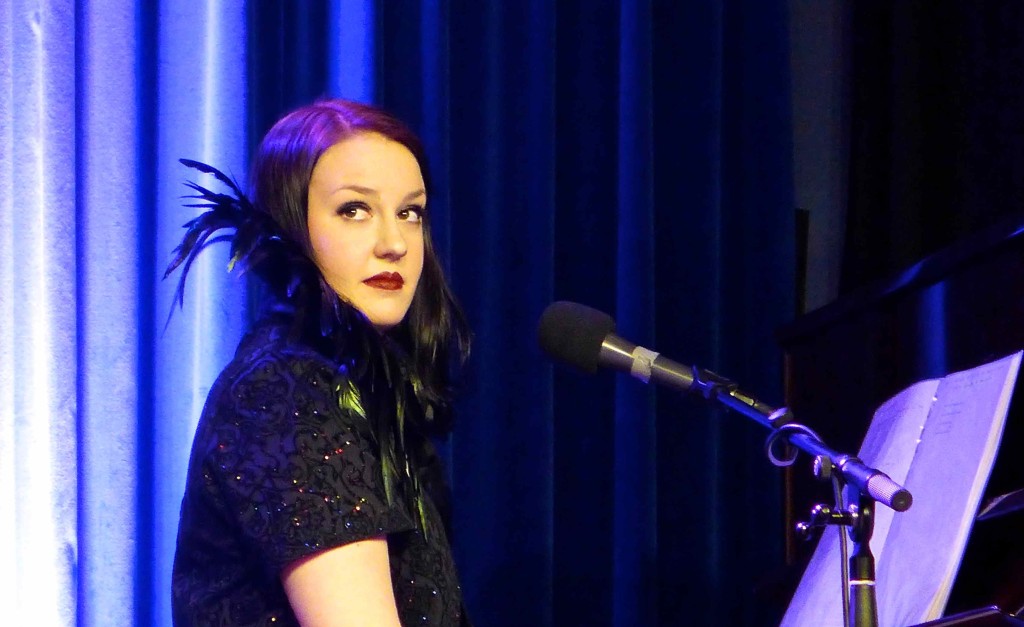 Hello to Berlin: Hannah Day - Circus Folk